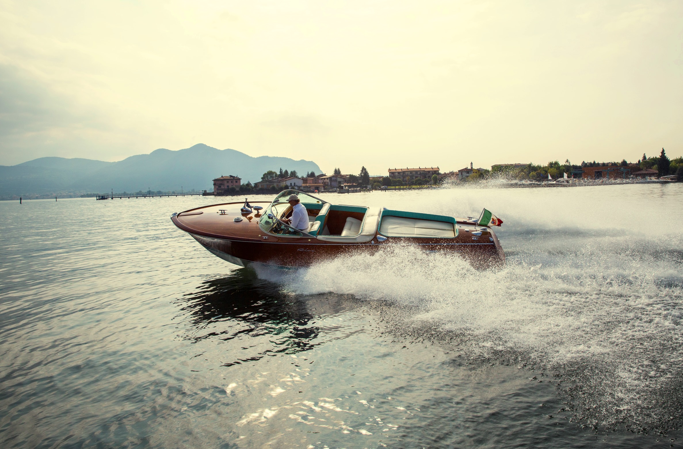 Lake Beat - Bellini Boat Party - Visit Lake Iseo Portale Ufficiale ...